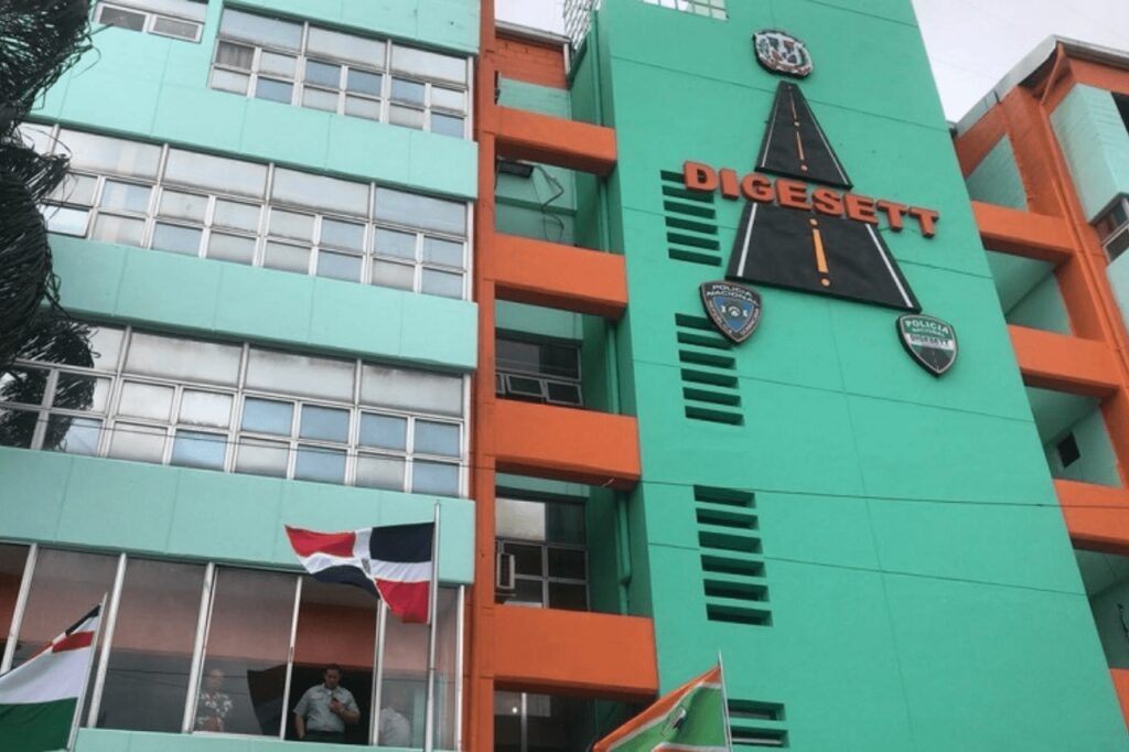 En medio de la crisis del tránsito, hay menos agentes fiscalizadores de ...